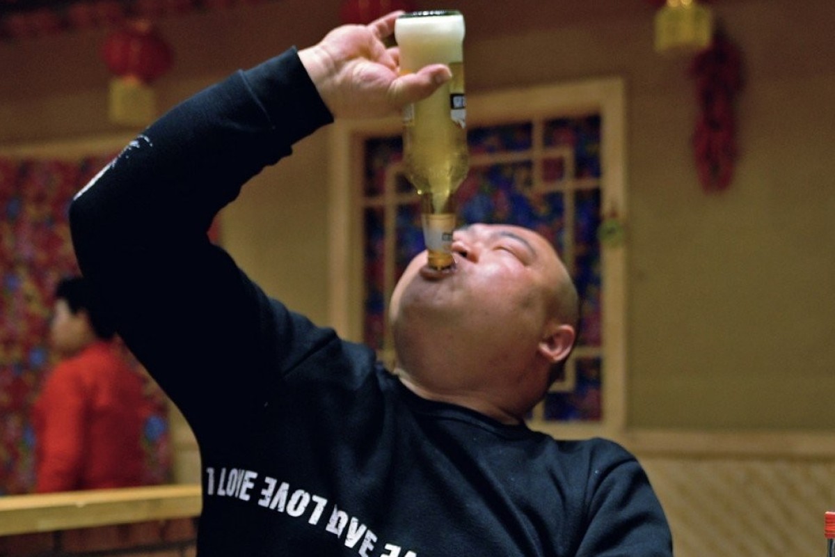 Behind Hebei Pangzai: the Chinese stunt drinker turned Twitter star is ...