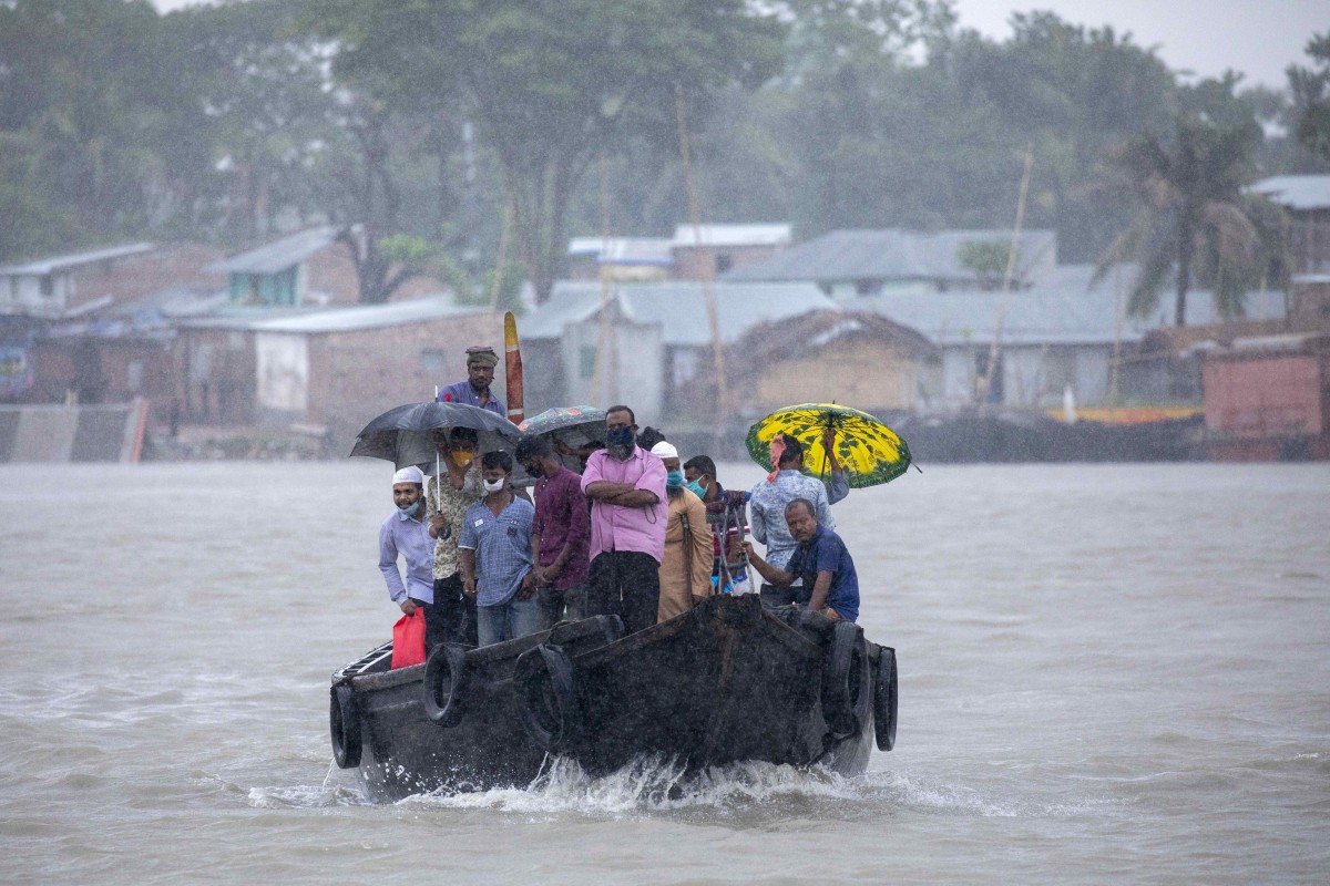 ‘Super cyclone’ Amphan batters Bangladesh and India, killing at least ...