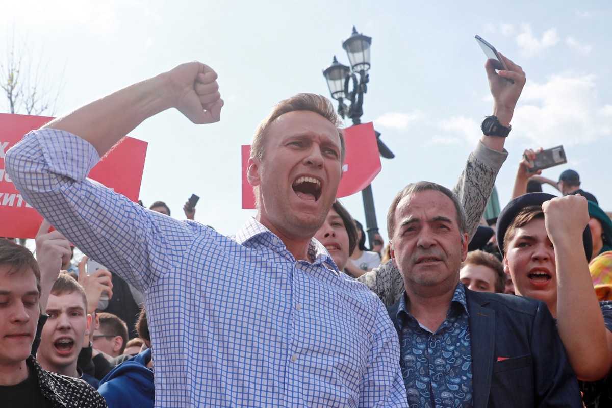 ‘Poisoned’ Putin critic Alexei Navalny responsive after being taken out ...