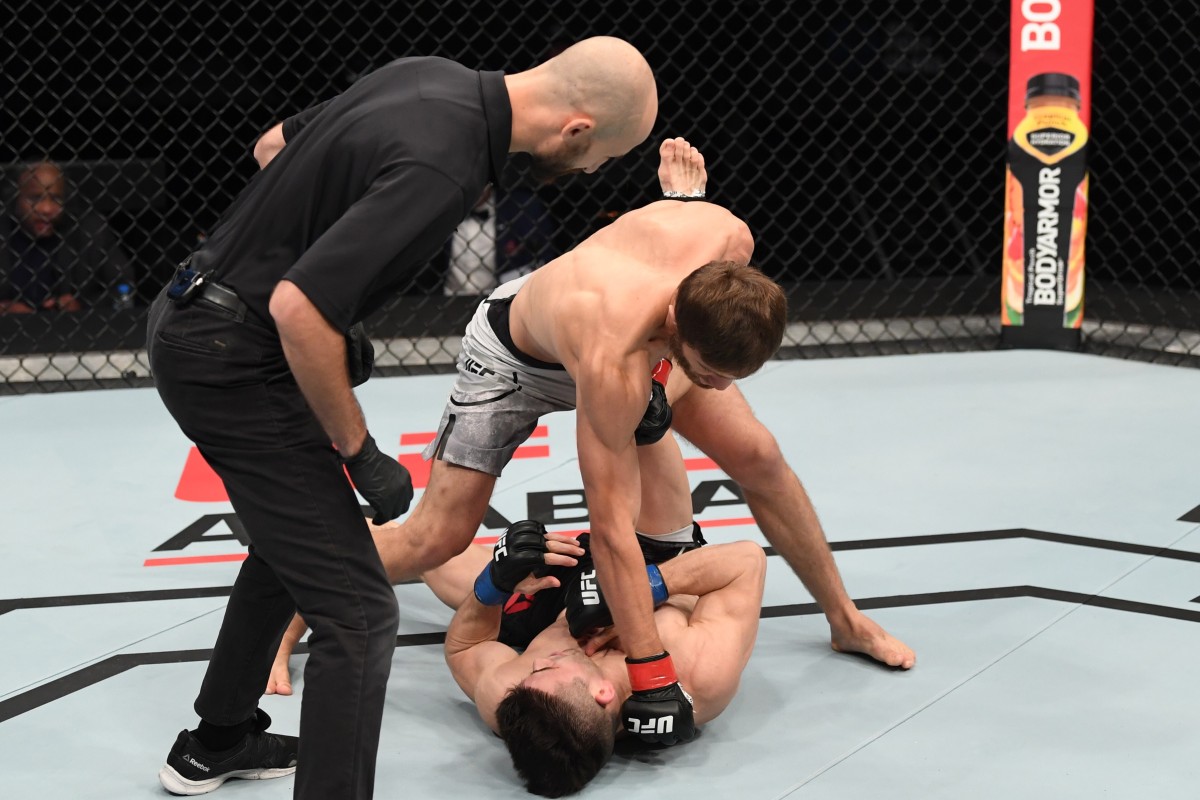 UFC: Filipino fighter Mark Striegl gets knocked out in 51 seconds on ...