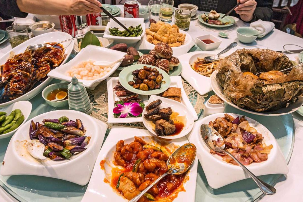 Chinese buffet wedding | Beachweddingtips.com