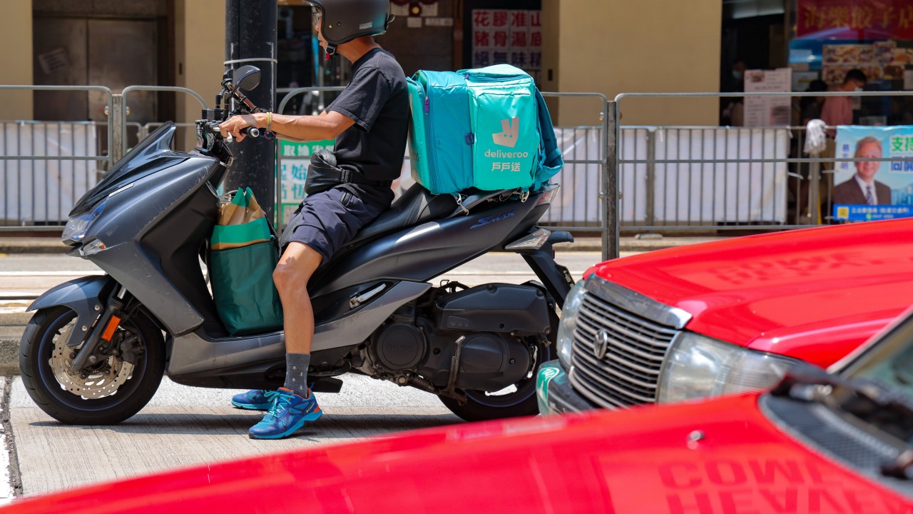 Deliveroo (LON:ROO) Stock Price & Overview
