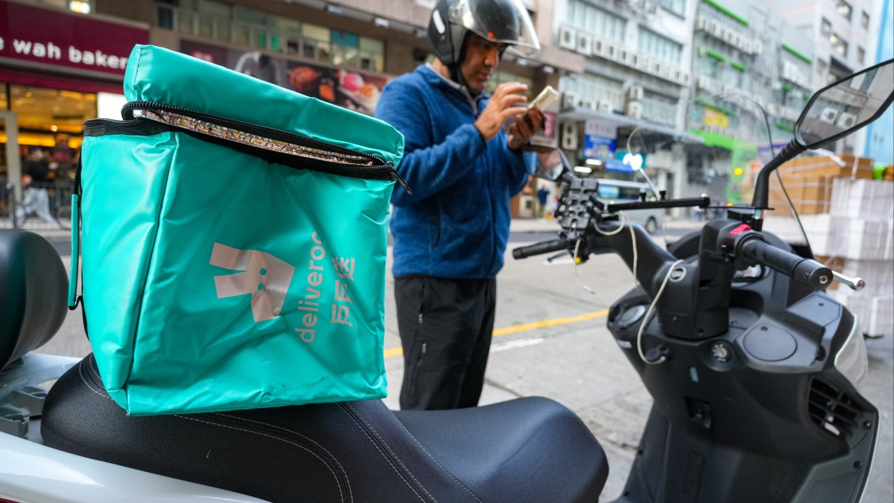 Deliveroo (LON:ROO) Stock Price & Overview