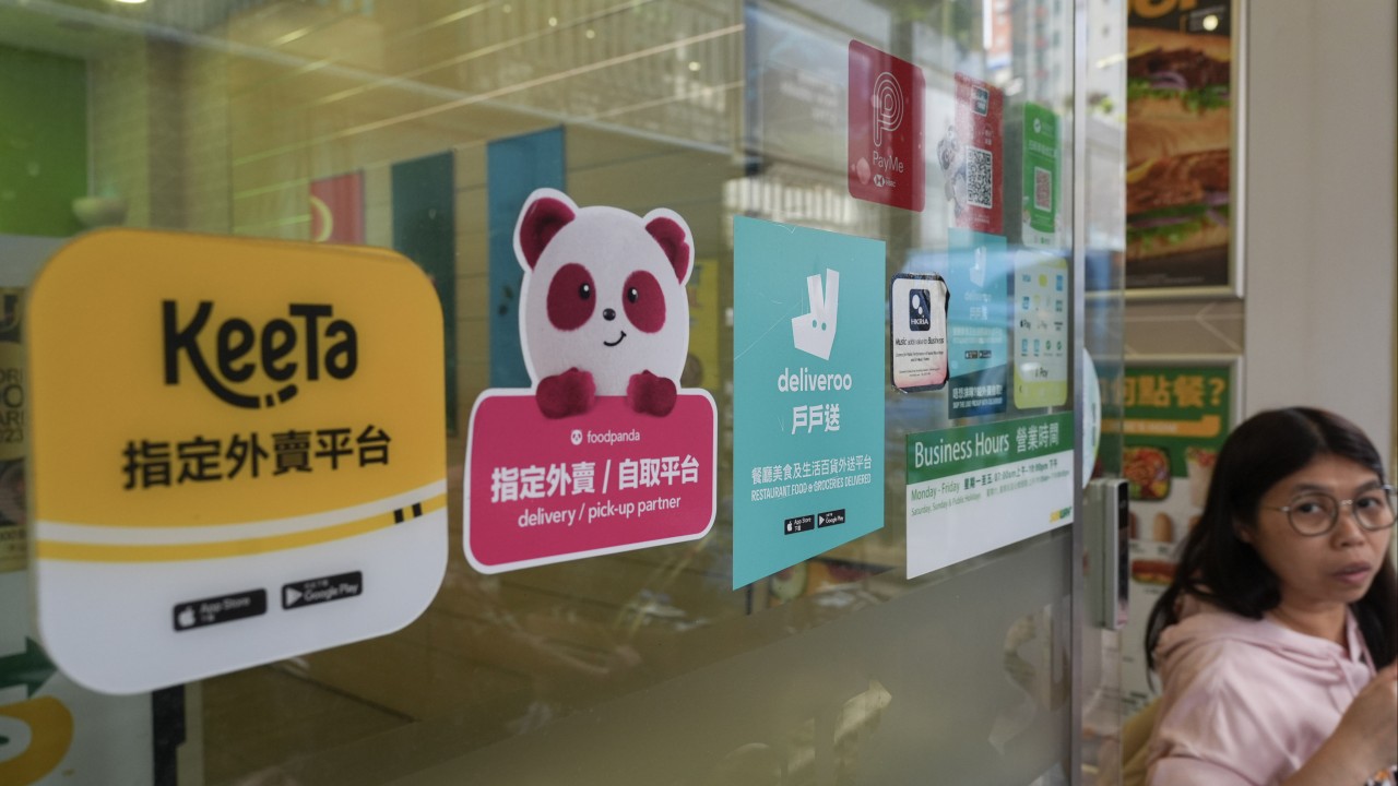 Deliveroo (LON:ROO) Stock Price & Overview