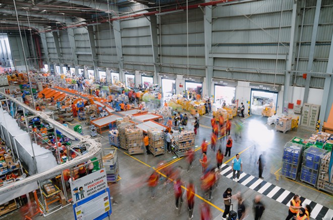Ecommerce logistics: Digitalising businesses and building sustainable ...