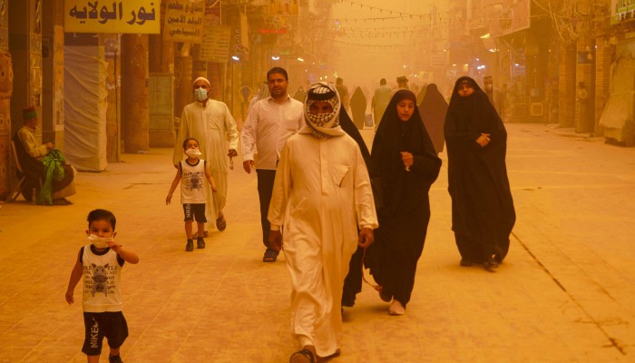 Residents struggle to breathe as sandstorm hits Iraq | South China ...