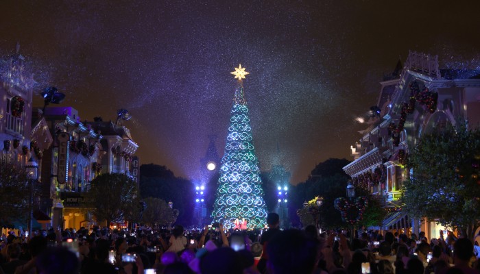 Getting into the Christmas spirit around the world | South China ...
