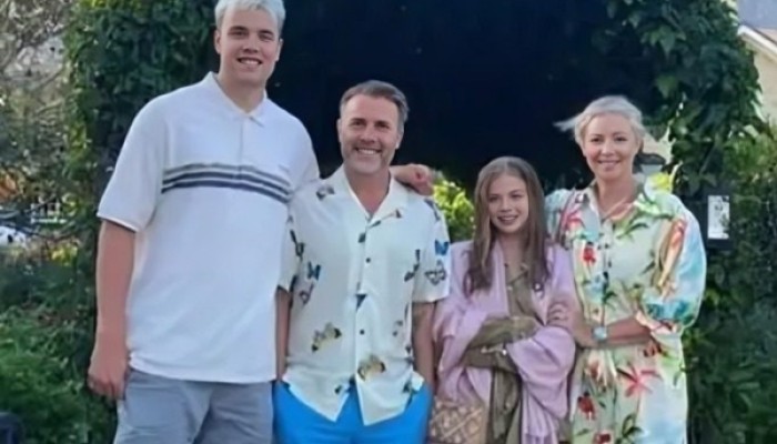 gary barlow family pic