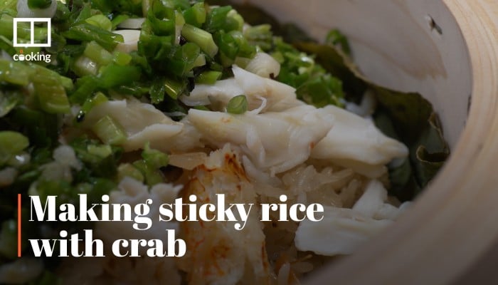 Making sticky rice with fresh crab with Danny Yip from The Chairman ...