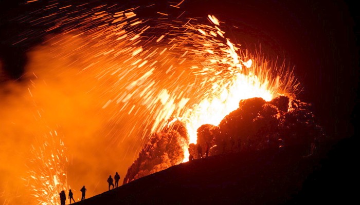 Dramatic video of eruption of Iceland volcano that was dormant for 900 ...