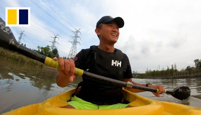 Commuting in a kayak a breath of fresh air for Shanghai office worker ...