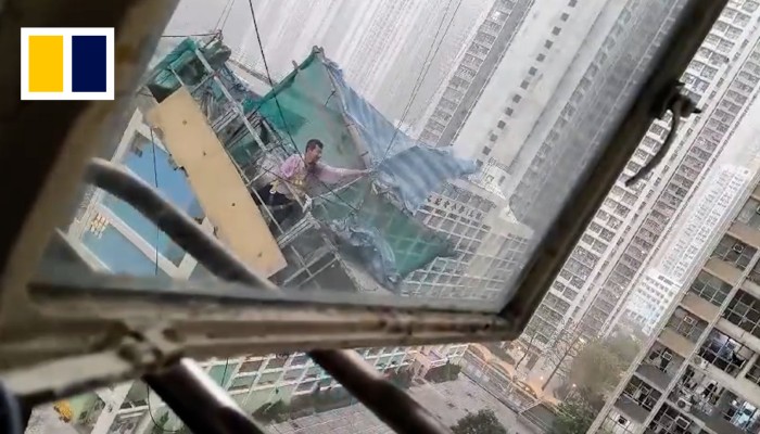Narrow Escape For Hong Kong Construction Worker As Platform Stars
