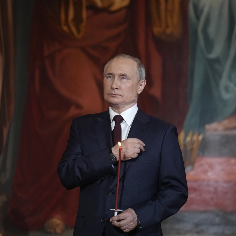 Vladimir Putin attends midnight Orthodox Easter mass in Moscow | South ...
