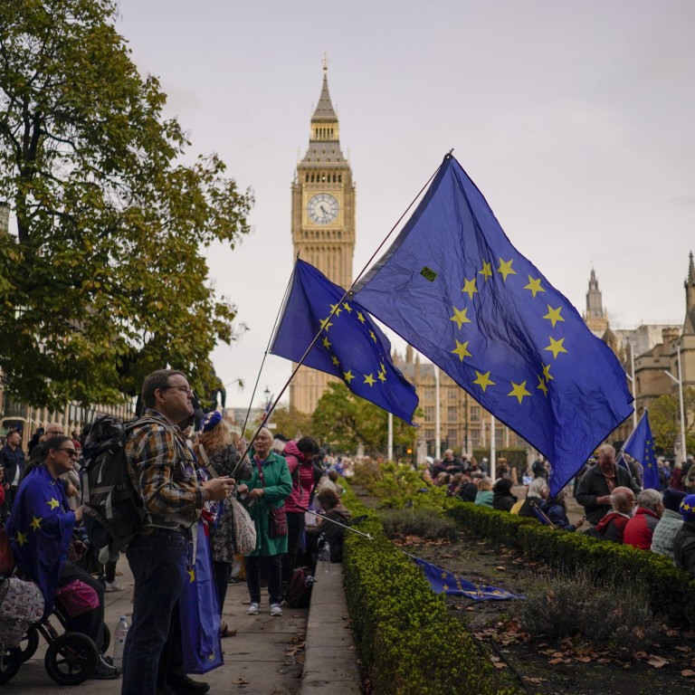 Thousands of protesters in London call for Britain to rejoin European ...