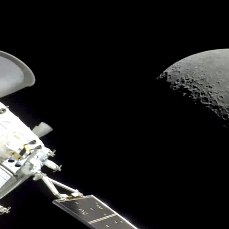 Nasa’s Orion spaceship catapults around Moon, heads for home after ...
