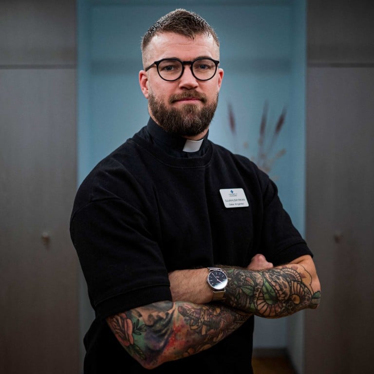Crossfit And The Cross This Priest Has Both On Instagram Where The Chris Hemsworth Lookalike