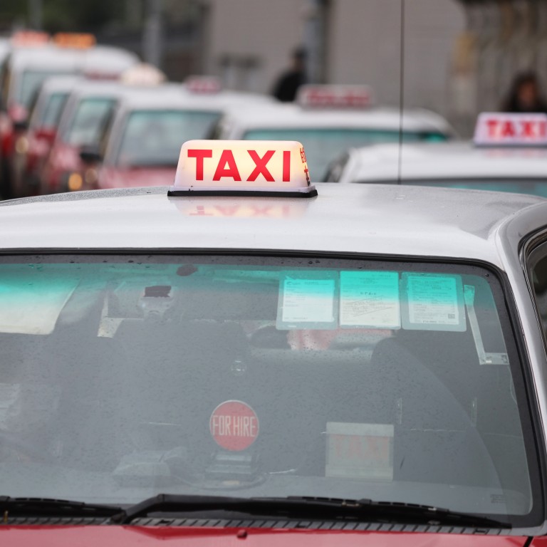 Robber posing as passenger holds elderly taxi driver at knifepoint in ... Robber posing as passenger holds elderly taxi driver at knifepoint in ...