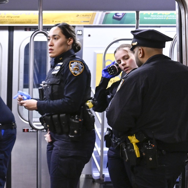 Man Dies On New York Subway After Fellow Passenger Puts Him In Headlock