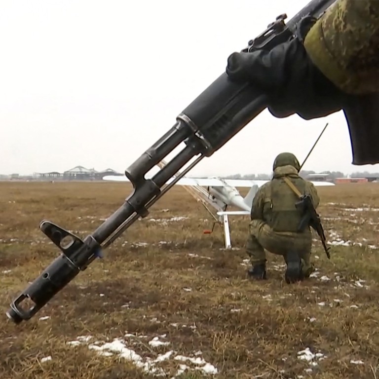 Ukrainians with cellphones and machine guns are forcing Russia to ...
