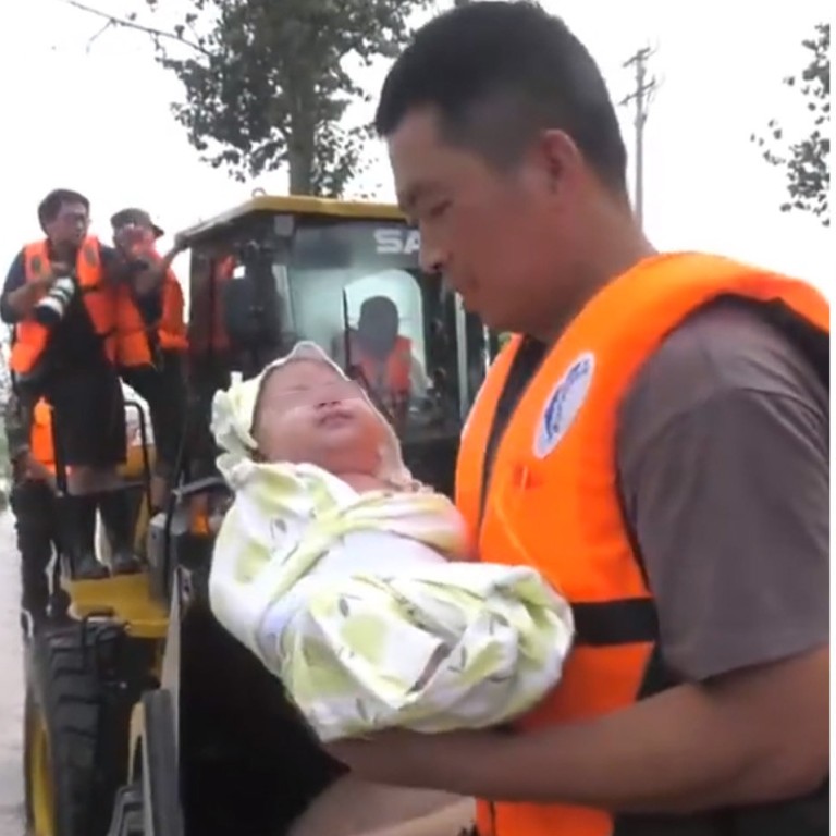 Floods of humanity: China rescuers inundate social media with selfless ...