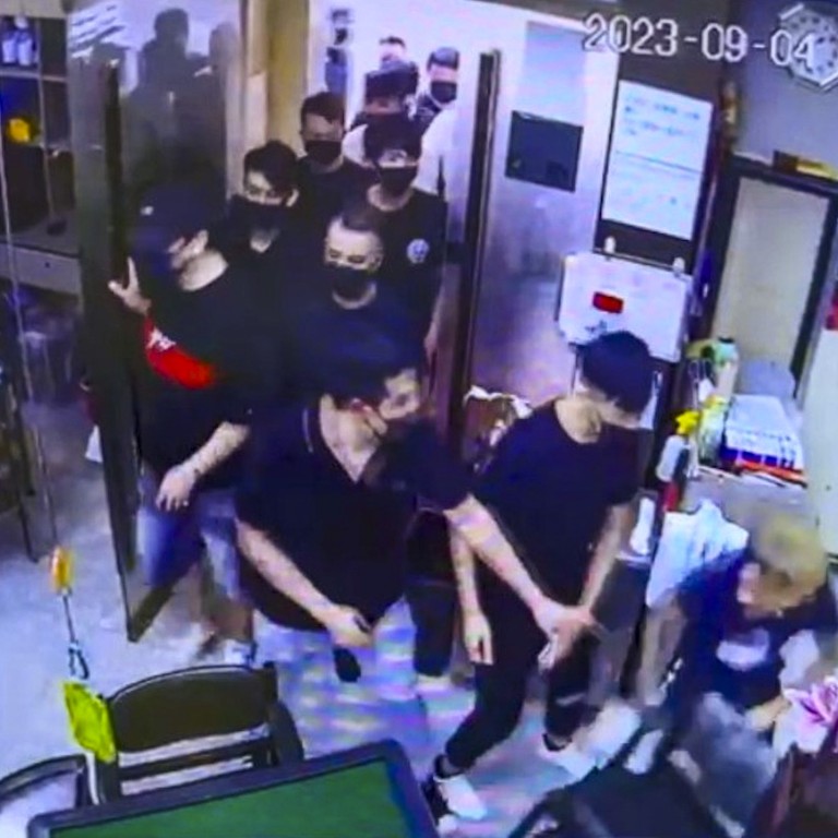 Hong Kong Police Arrest 5 Suspected Triad Members After 30 Thugs Storm
