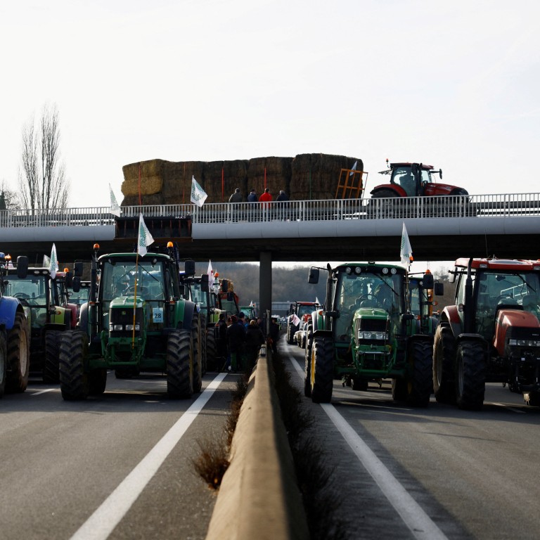 France’s protesting farmers encircle Paris with tractor barricades ...