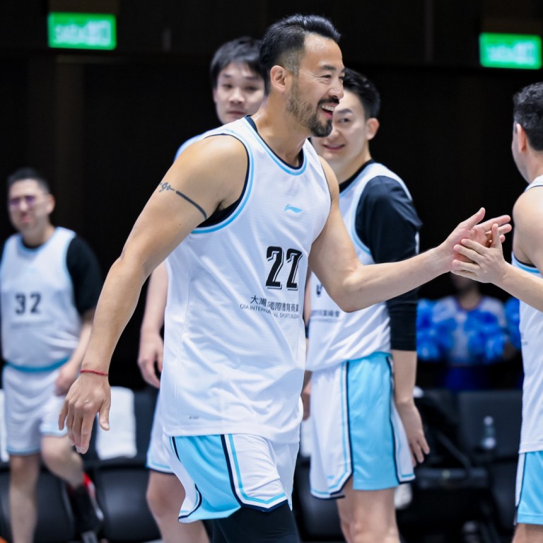 Basketball game puts pros and celebrities in the spotlight at Greater ...