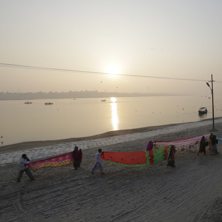 Indian magician Jadugar Mandrake missing after Ganges escape stunt goes ...