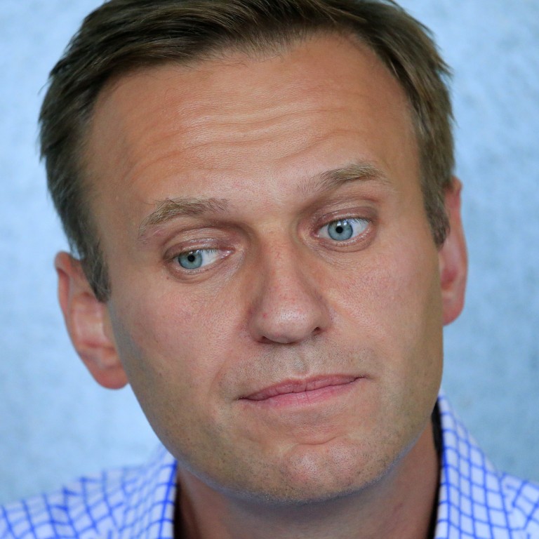 Russian opposition leader Alexei Navalny falls ill after exposure to ...