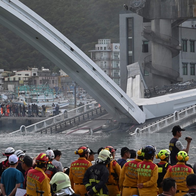 Taiwan bridge collapses into bay, sending divers searching for victims ...