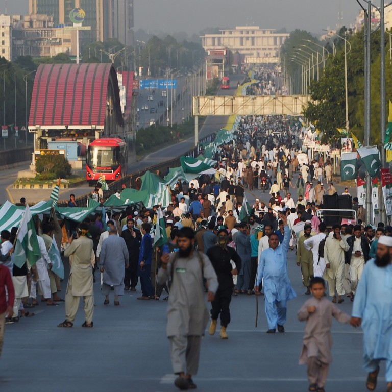 At least 10 killed in artillery fire across Kashmir border as tensions ...