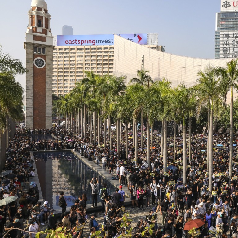 Hong Kong protests: police will not close roads for Christmas Eve ...