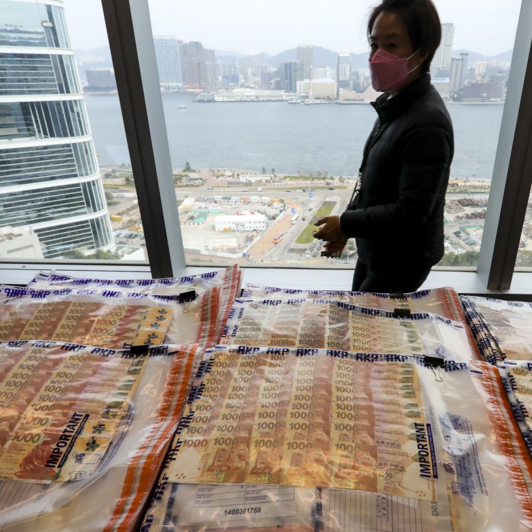 Police Arrest Seven Hong Kong Bankers In Hk 6 3 Billion Money