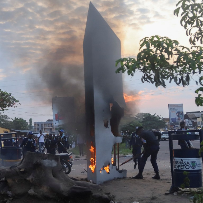 Silver monolith torched in Congo after mysterious appearance | South ...
