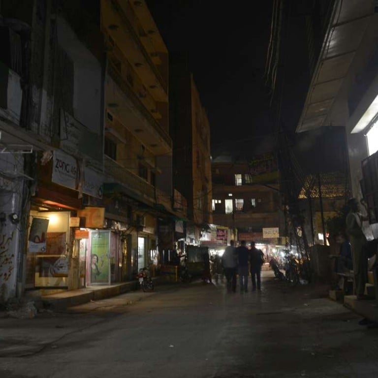 How technology has turned off Pakistan’s ageing red light district ...
