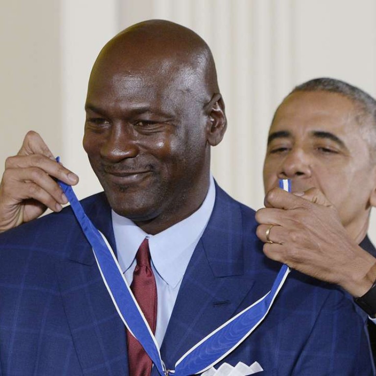WATCH: Barack Obama cracks up crowd as he gives basketball stars ...