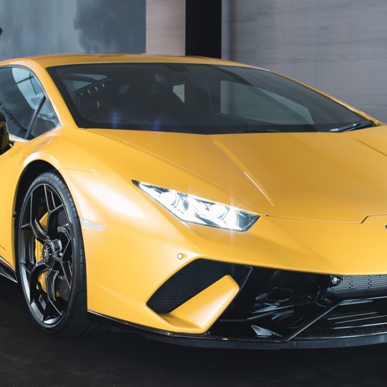 huracan performante yellow