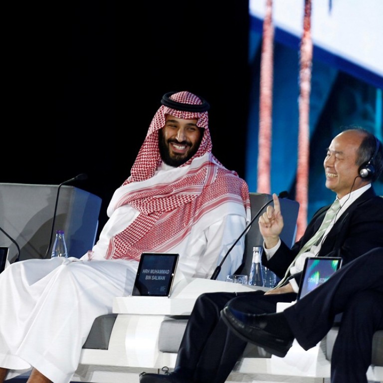 Saudi Arabia’s crown prince Mohammed bin Salman takes dozens of selfies ...
