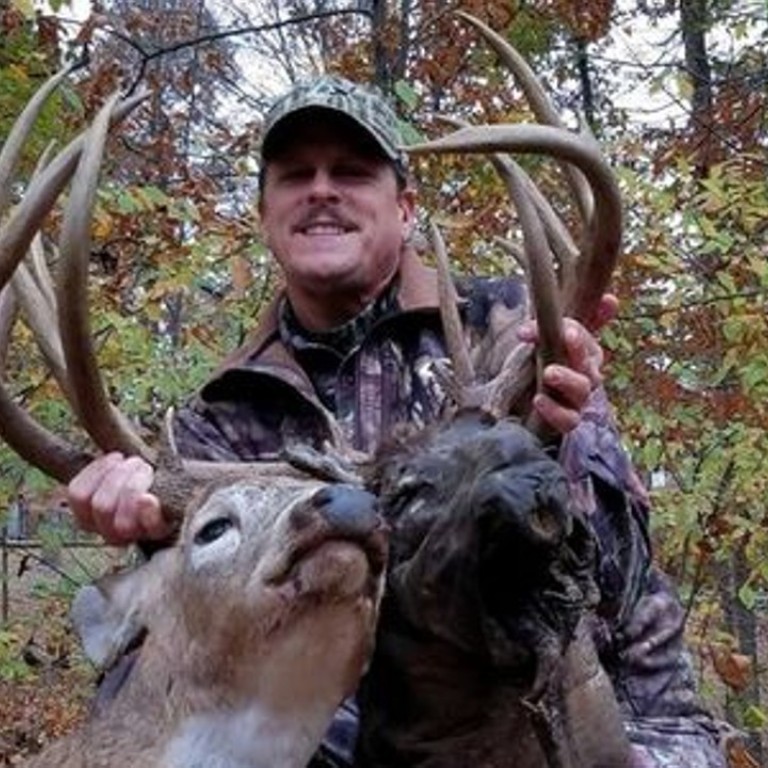 Hunter shoots deer with two heads. One was already dead | South China ...