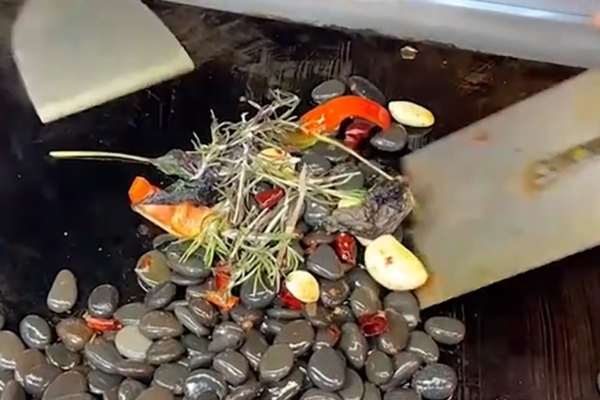 Study Buddy (Explorer): Stir-fried pebbles with seasoning in China goes ...