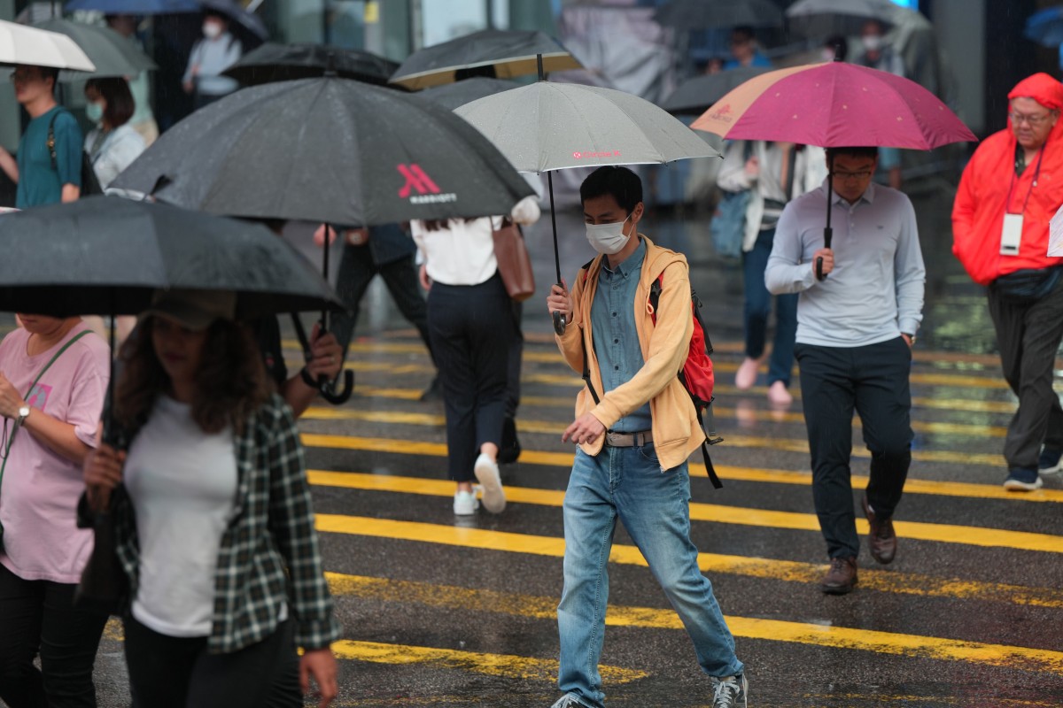 Observatory Says Hong Kong Set For Wet Week Expects Thunderstorms