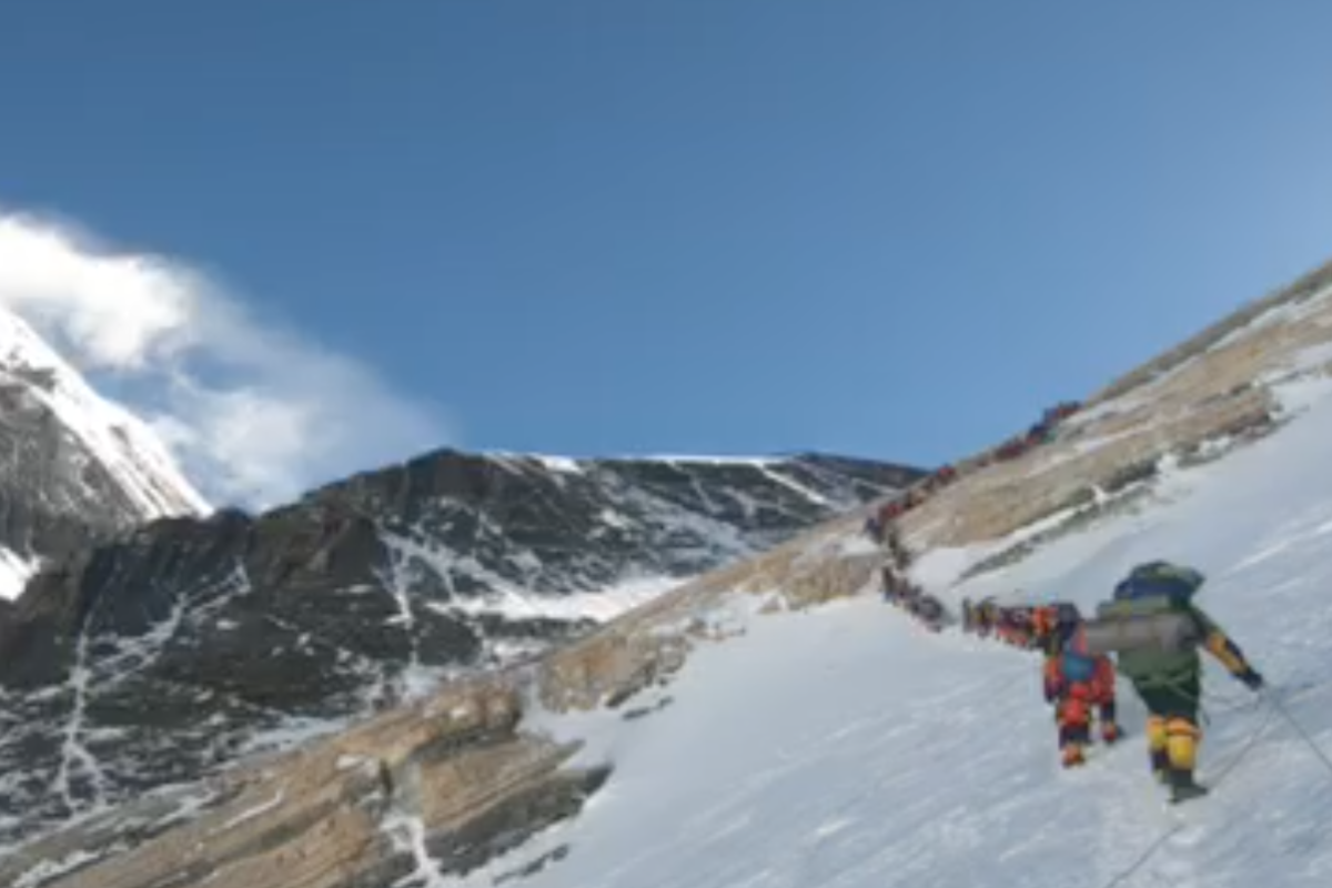 Everest traffic jams: mountaineer gives first person account of the ...