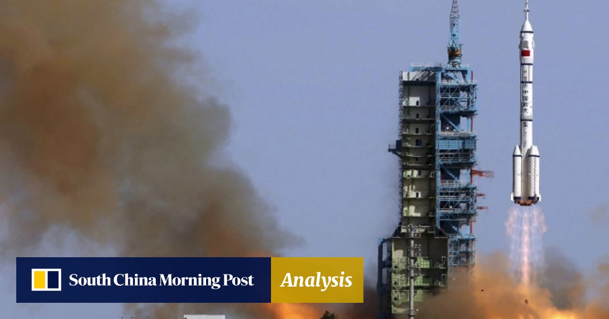 Shenzhou 10 Spacecraft Rocket