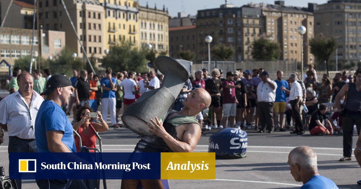 basque stone lifting vest