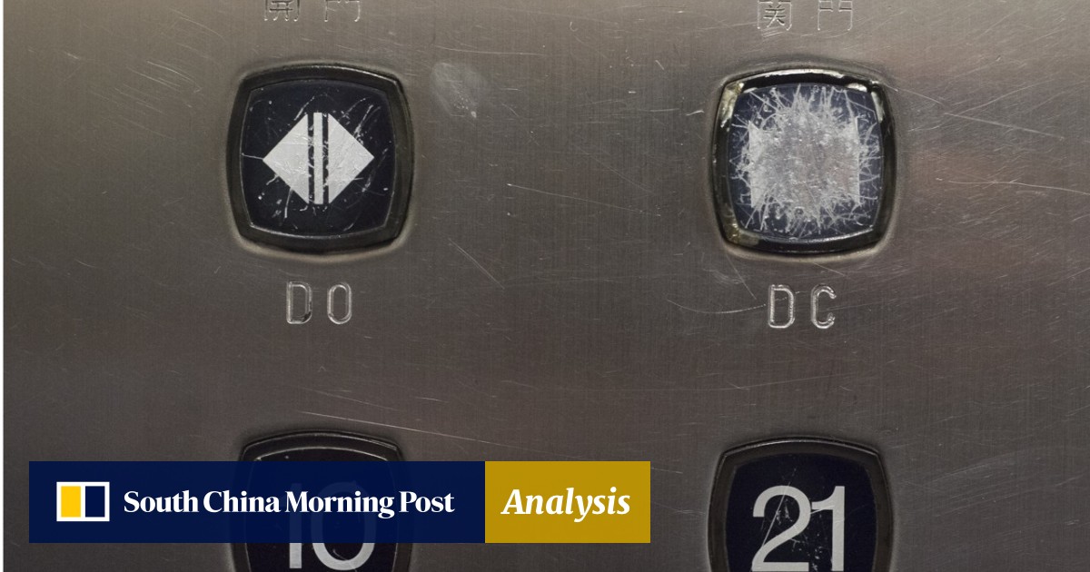 elevator door close button ada