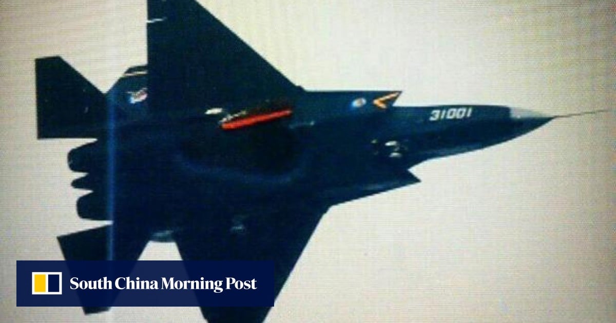 China's stealth fighter in flight test | South China Morning Post