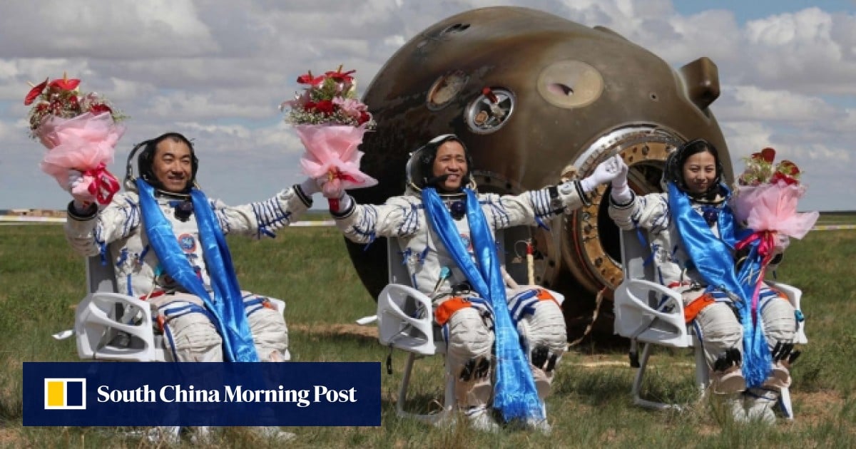 Bumpy touchdown for Shenzhou X crew after China's longest manned space ...