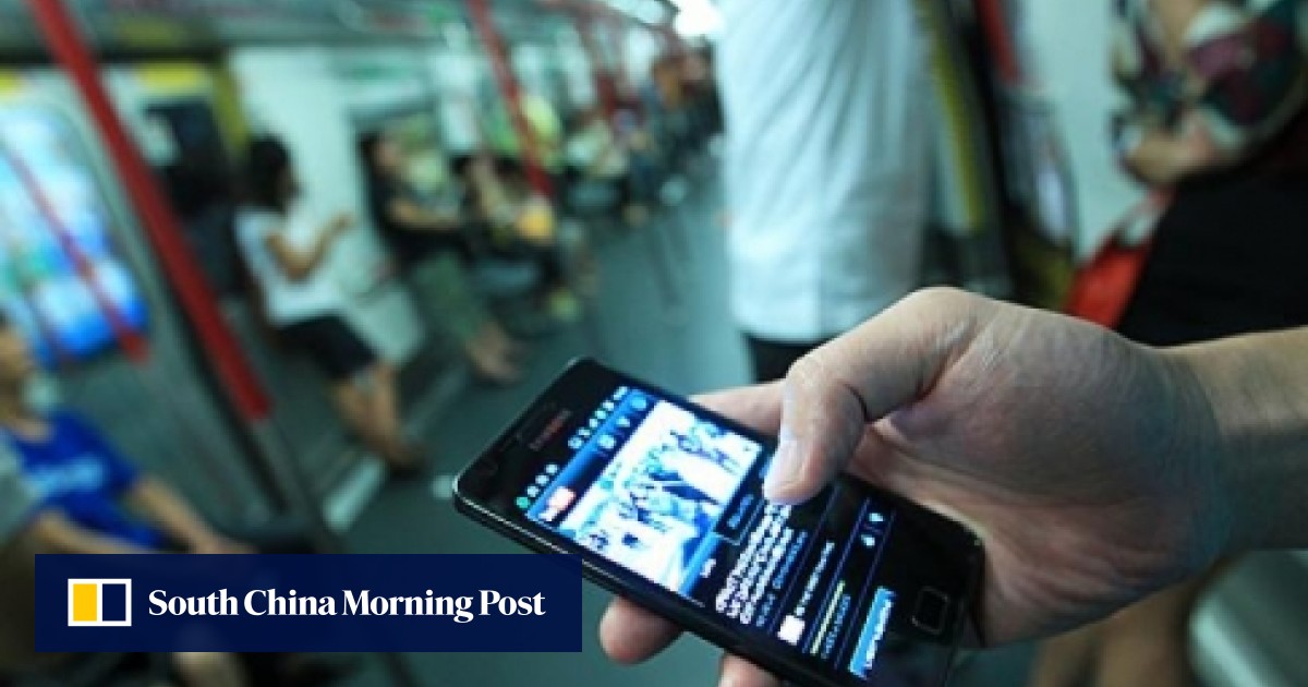 Update | Hong Kong reassigns 3G spectrum amid fears of service ...