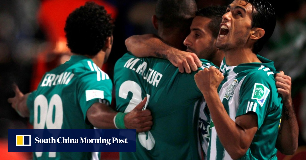 Raja players mob idol Ronaldinho after stunning Atletico | South China ...