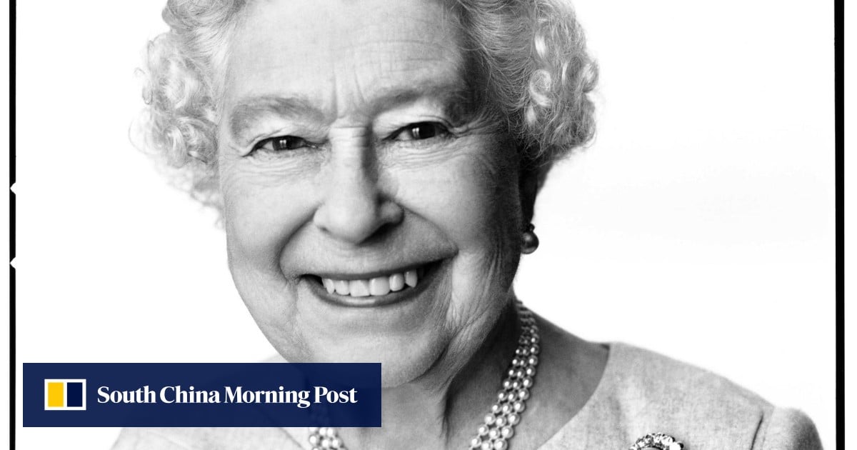 David Bailey delights at ‘mischievous’ look in portrait of Queen ...